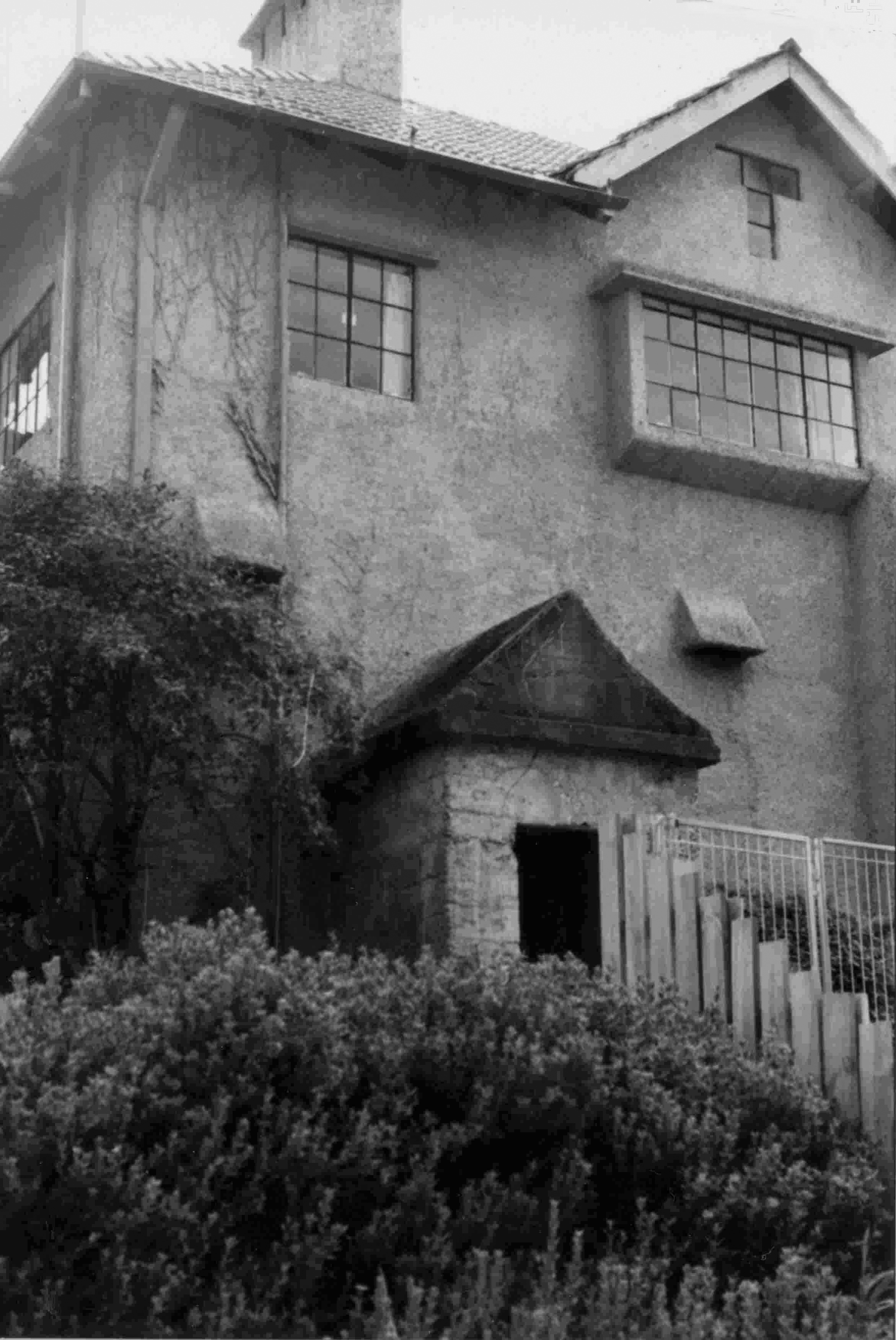 In the tradition of Whare Ra